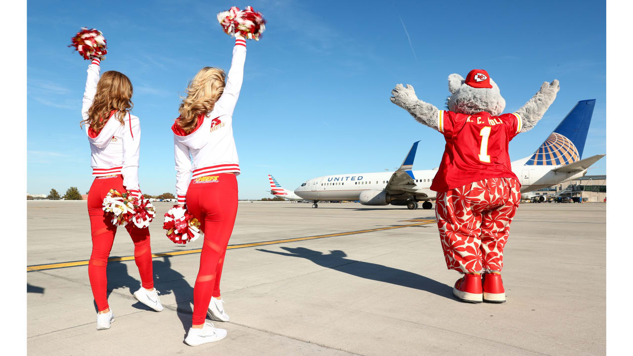Photos: The Chiefs Send Fans Off to Germany