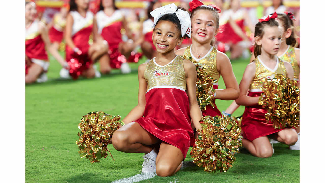 Photos: Junior Chiefs Cheerleaders Performance
