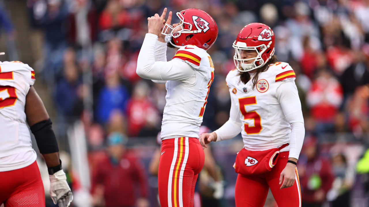 Kicker Harrison Butker drills a 53-yard field goal to extend the Kansas ...