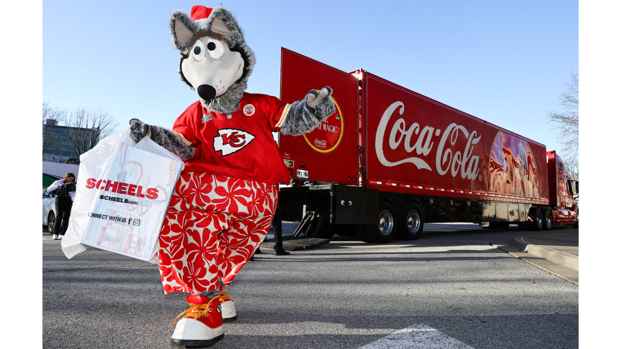 Photos: Coca-Cola Holiday Shopping Event