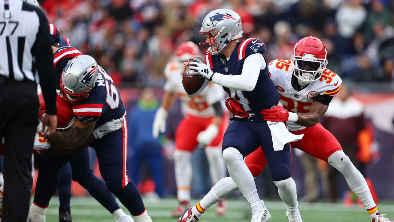 SACK: Kansas City Chiefs cornerback Jaylen Watson comes free on a ...