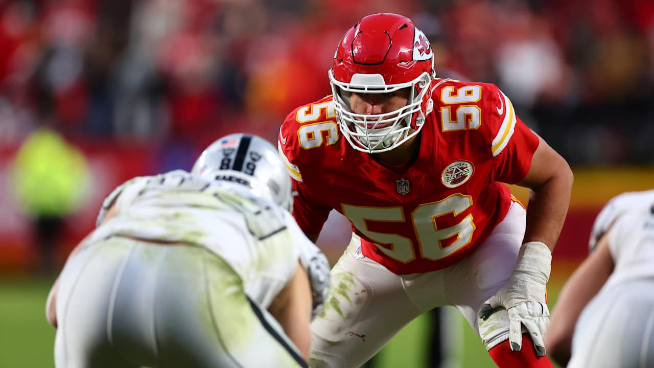 Chiefs Defeat Raiders, 19-17, to Clinch a Playoff Berth for the 10th ...