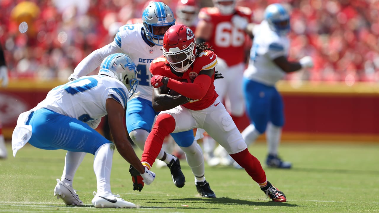 Kansas City Chiefs Quarterback Patrick Mahomes' 14-yard Pass to Rashee ...