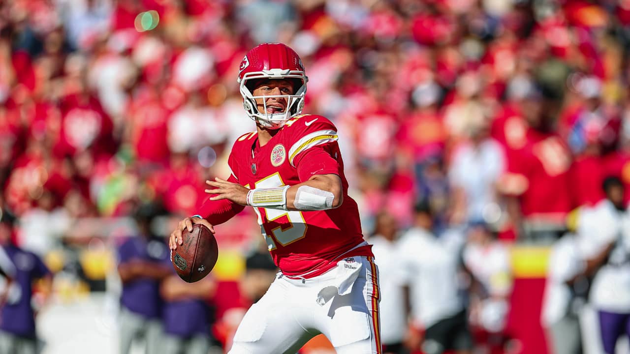 Patrick Mahomes Earns AFC Offensive Player of the Week Honors