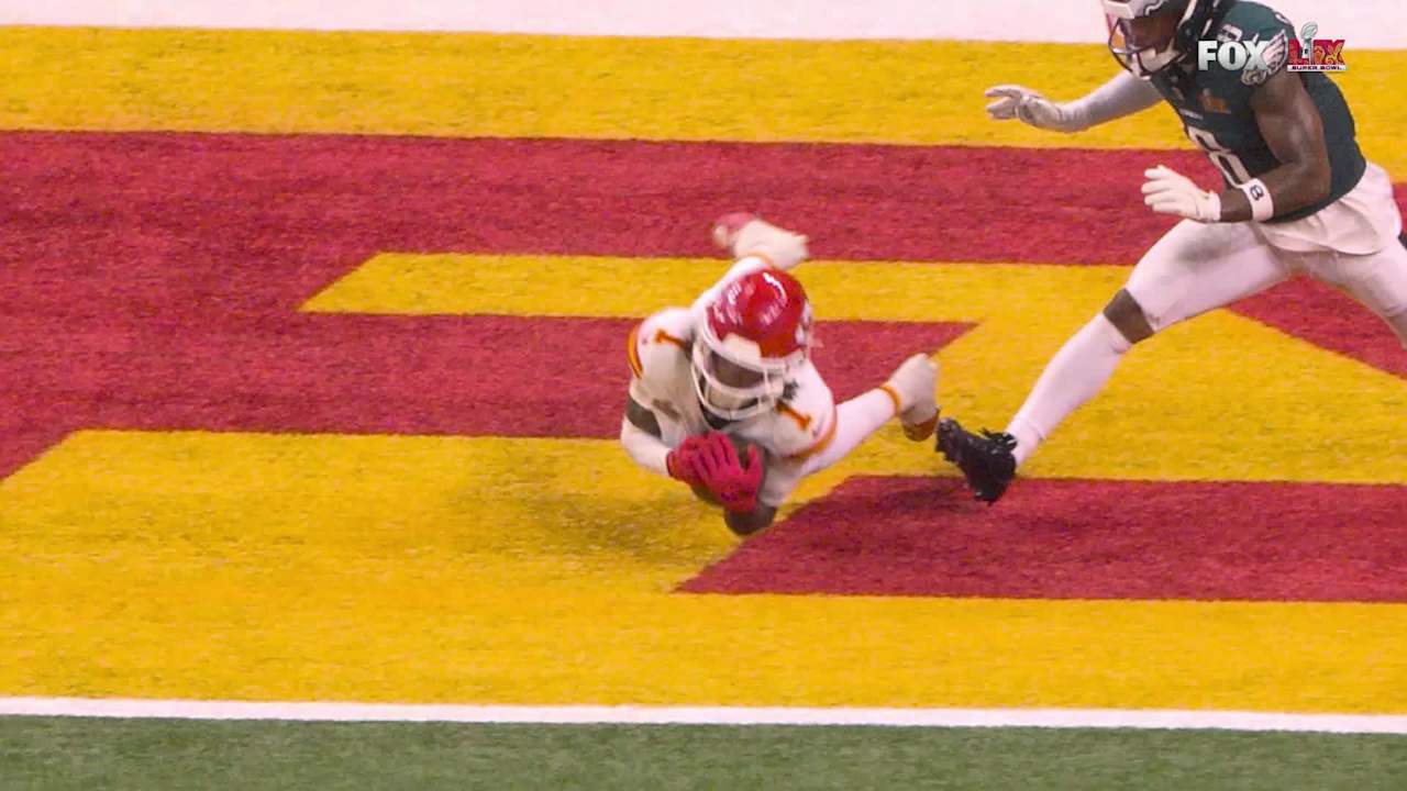 Chiefs Quarterback Patrick Mahomes Connects with Wide Reciever Xavier Worthy on 24-yard ...