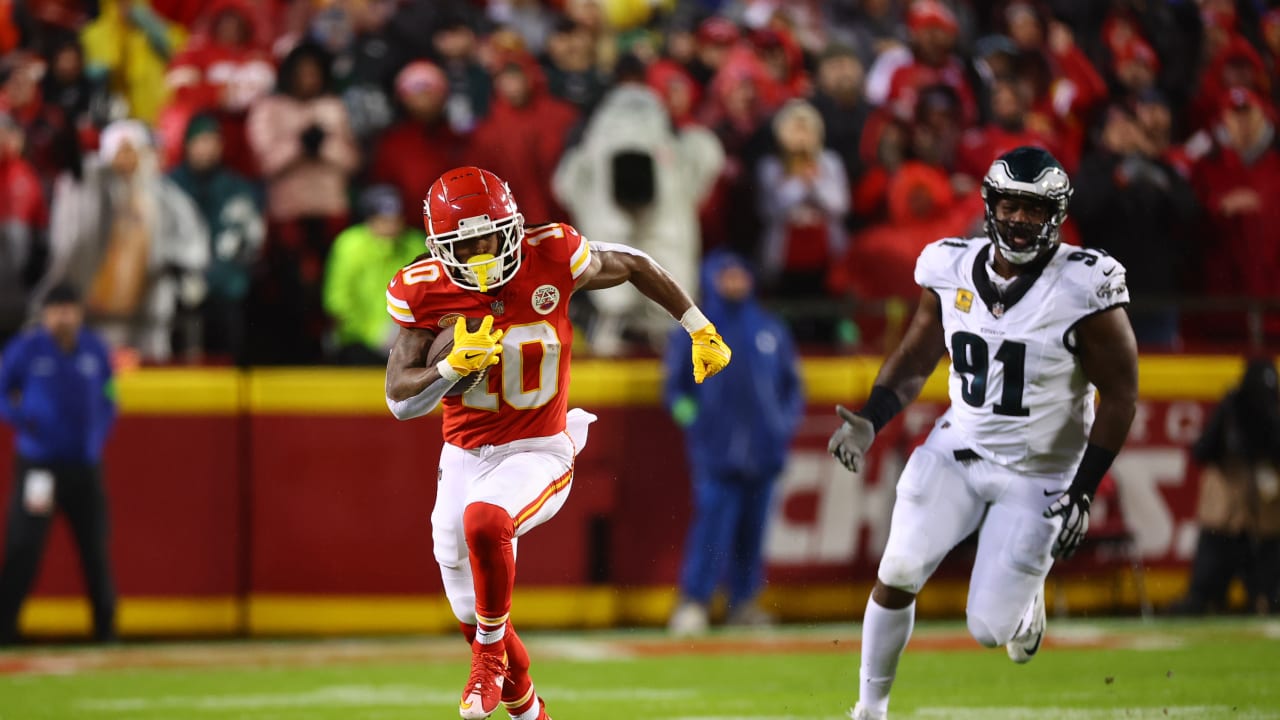 Kansas City Chiefs running back Isiah Pacheco shifts into high gear on ...
