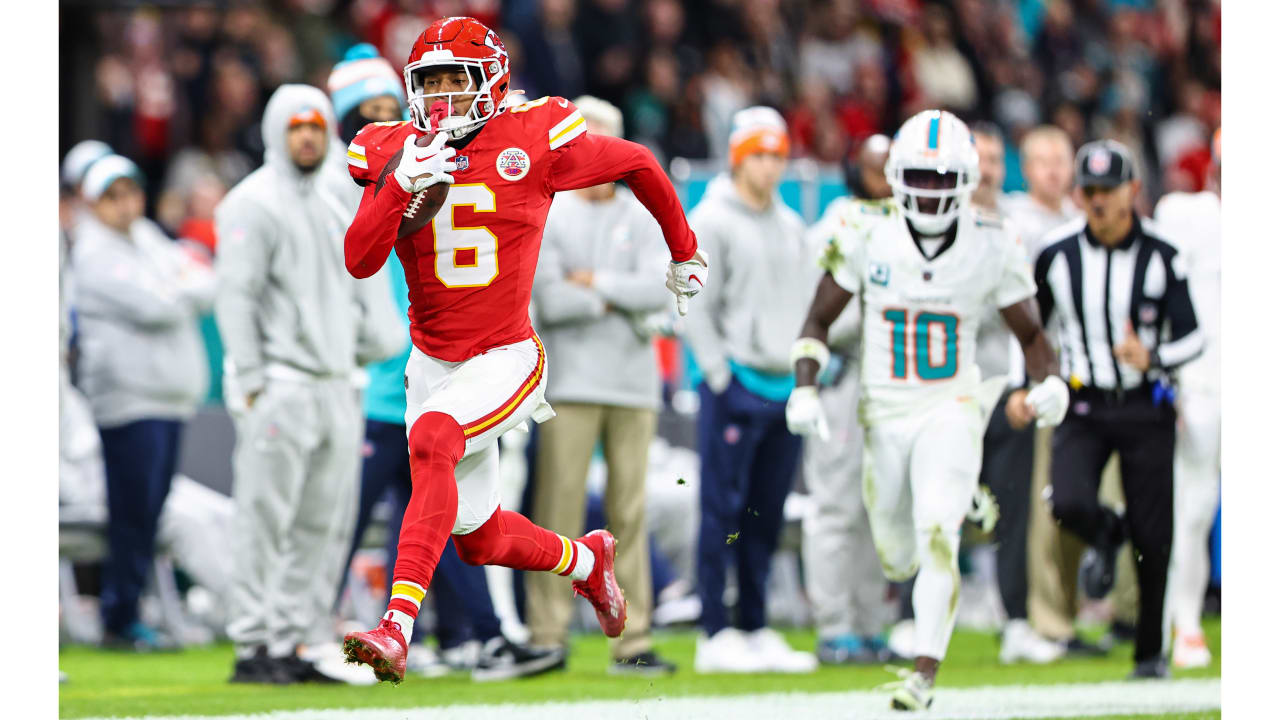 Photos: Top Shots from Week 9 vs Dolphins