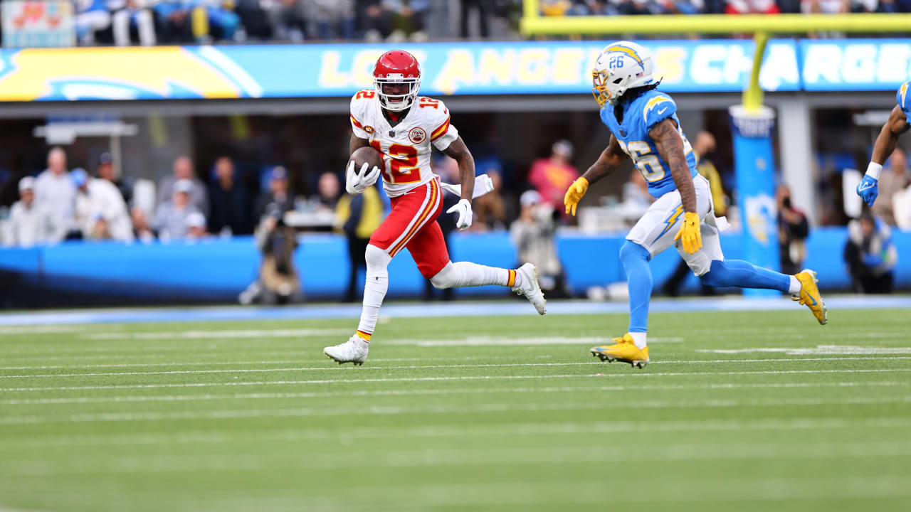 Kansas City Chiefs wide receiver Mecole Hardman stiff-arms defender out ...