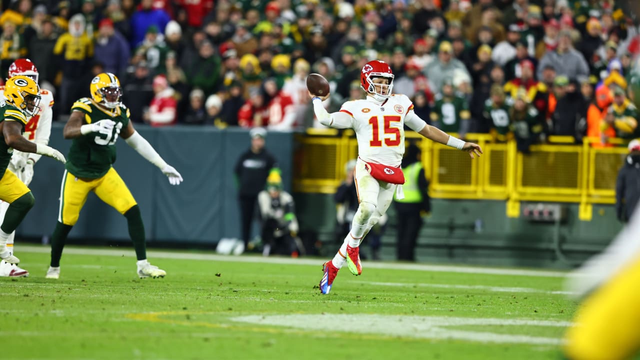 Kansas City Chiefs quarterback Patrick Mahomes' one-footed jump pass finds tight end Travis ...
