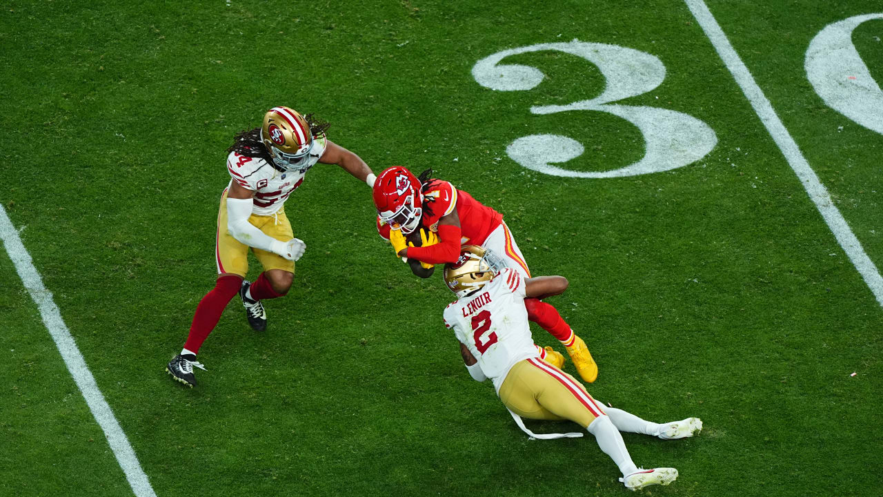 Kansas City Chiefs quarterback Patrick Mahomes connects with Rashee ...