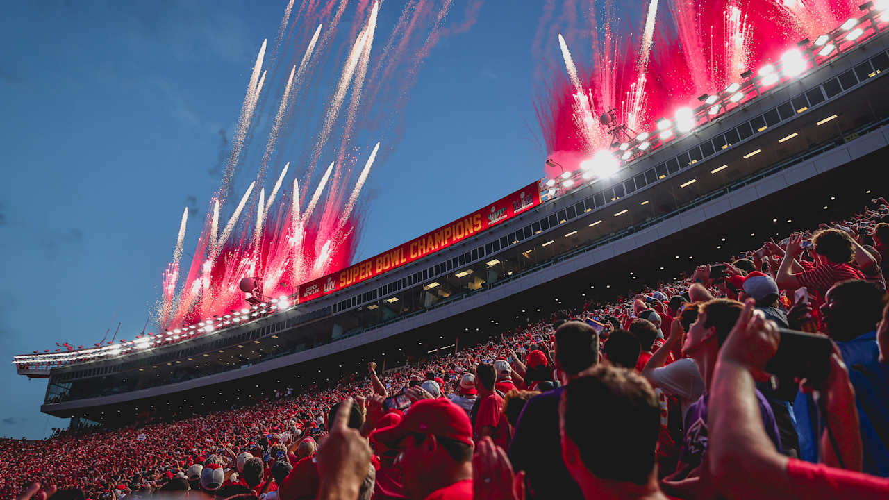Kansas City Chiefs Unveil Super Bowl LVIII Championship Banner at GEHA ...
