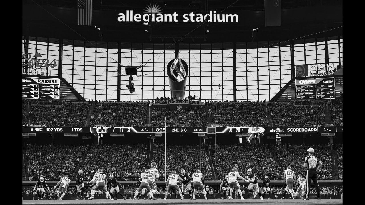 Photos: Black & White Over Silver & Black