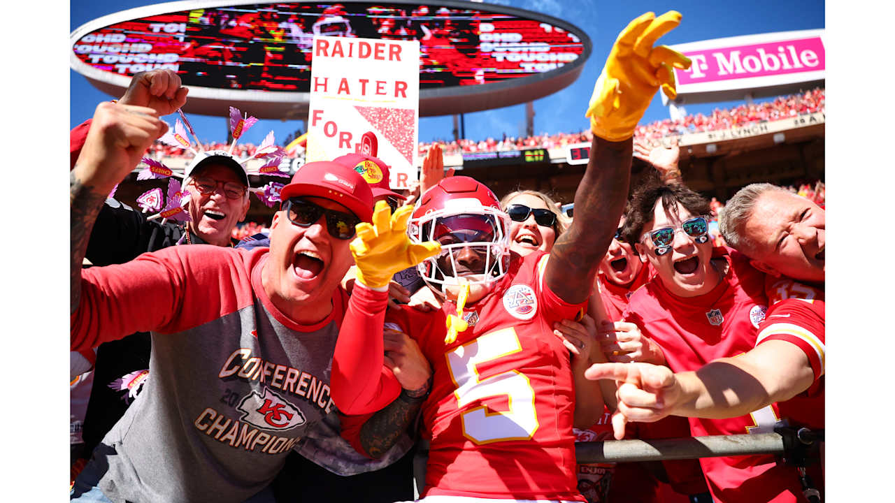 Photos: Top Shots from Week 7 vs. Raiders