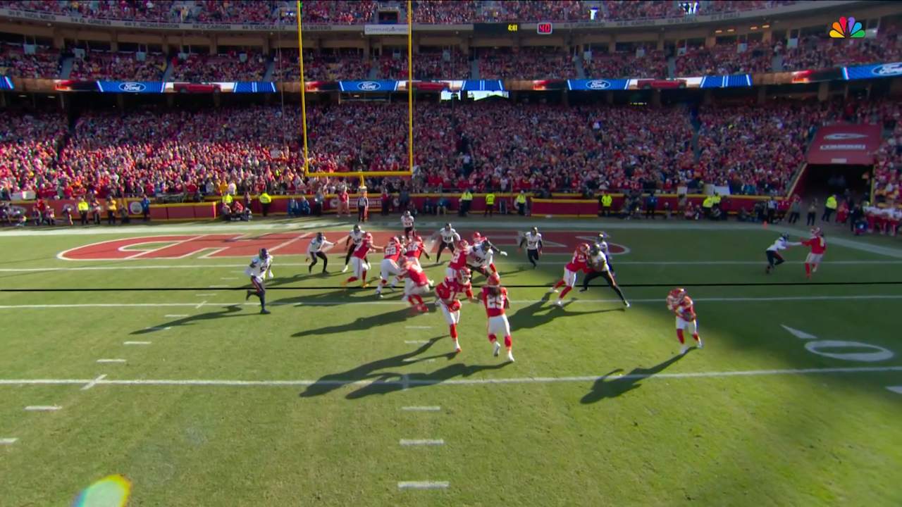 TOUCHDOWN: Running Back Kareem Hunt Finds the End Zone with Sixth ...