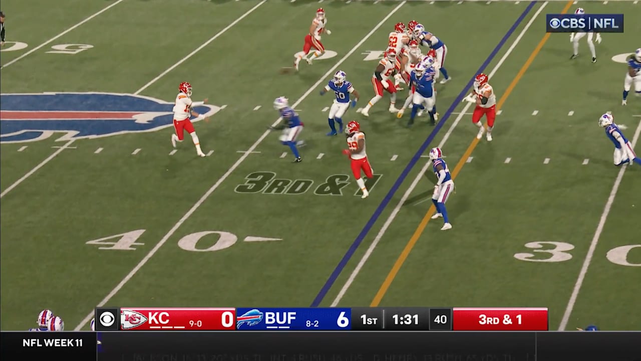 Quarterback Patrick Mahomes finds Offensive Lineman Mike Caliendo on ...