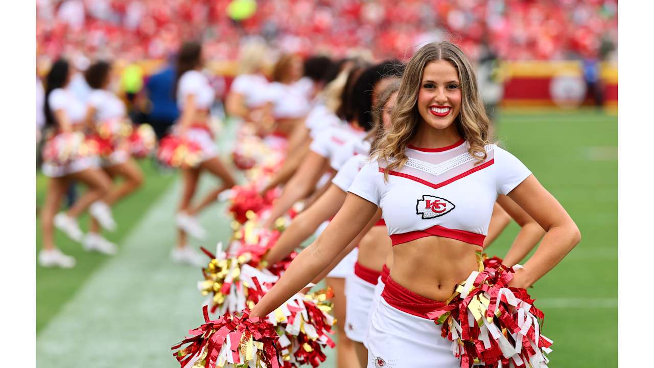 Photos: Chiefs Cheer and Entertainment from Week 2 vs. Eagles
