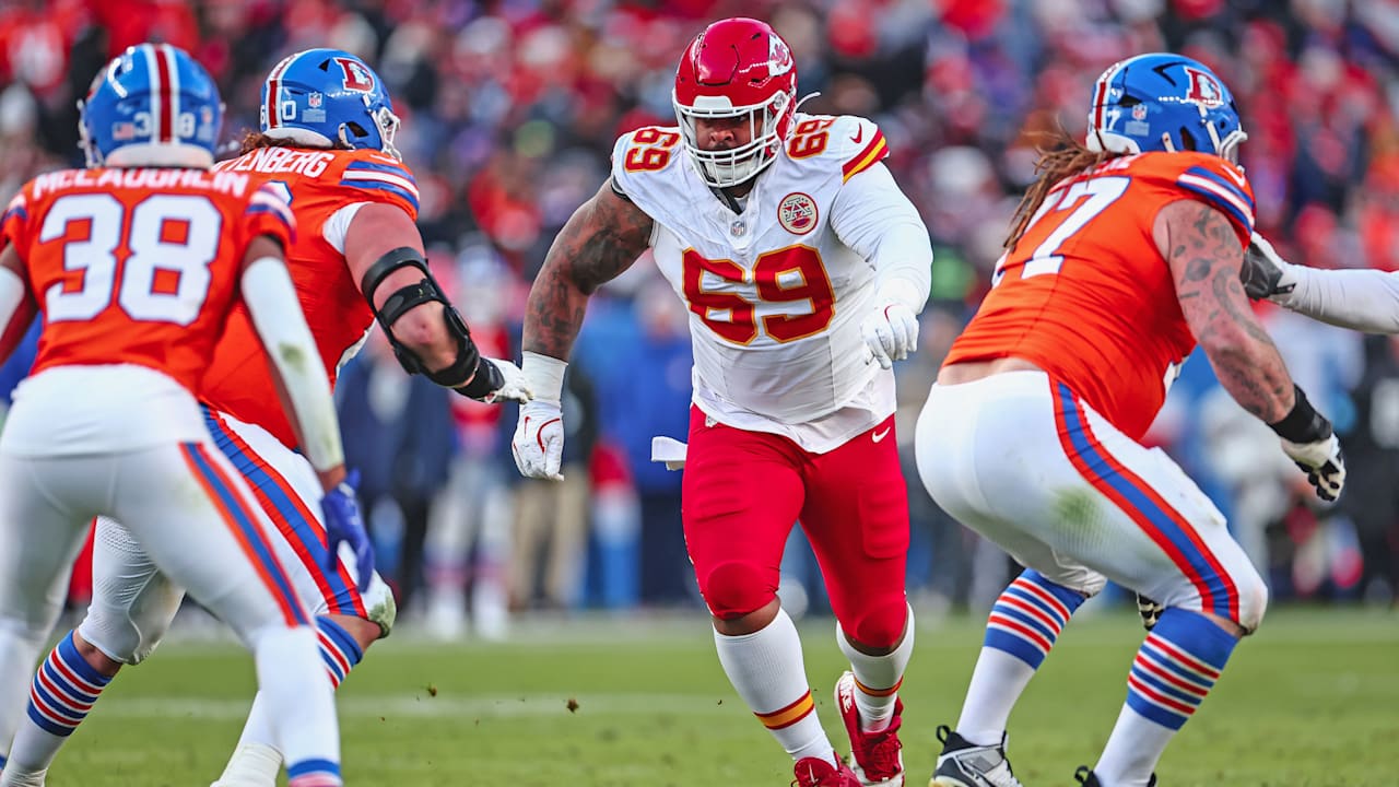 Chiefs Sign Veteran DT Mike Pennel