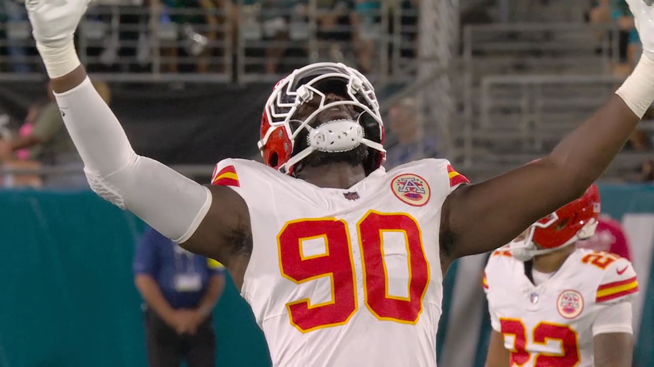 Kansas City Chiefs Defensive End Charles Omenihu Gets His First Sack of ...