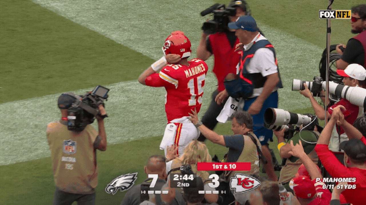 TOUCHDOWN: Quarterback Patrick Mahomes Keeps It and Runs It In for a 13 ...