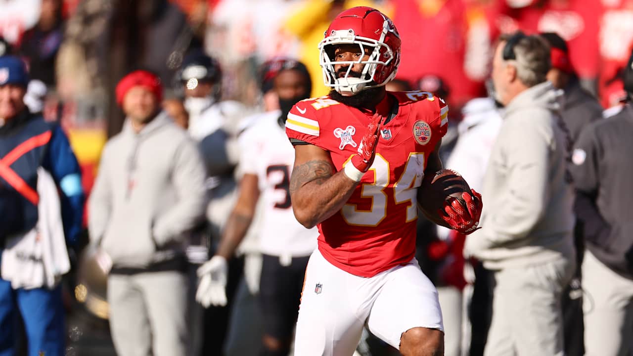 Photos: Game Action from Week 16 | Chiefs vs. Texans