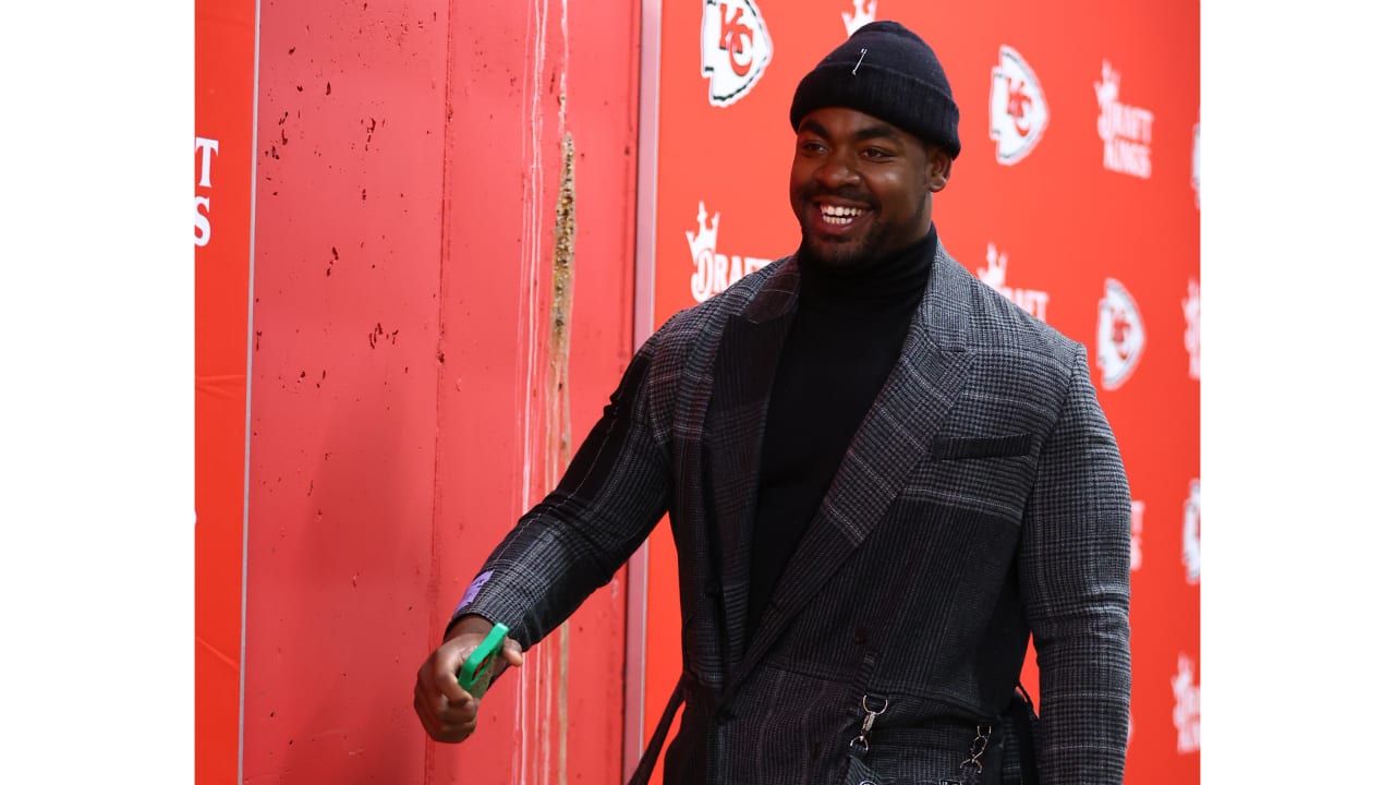 Photos: Chiefs Player Arrivals from Week 11 | Chiefs vs. Eagles