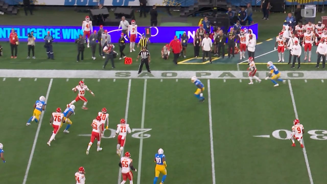 Kansas City Chiefs Quarterback Patrick Mahomes' Cross-Body 14-yard Side ...