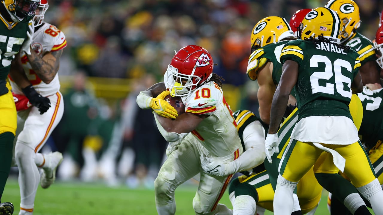 Kansas City Chiefs running back Isiah Pacheco shakes off several ...