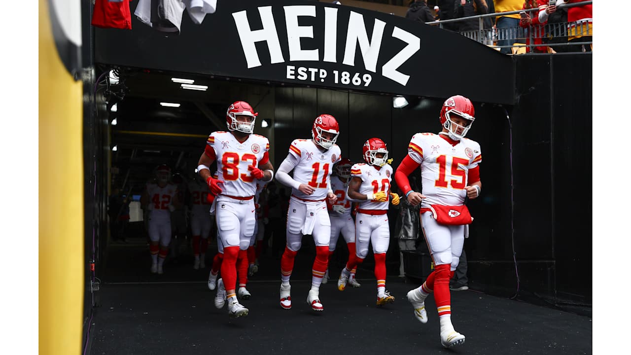 Photos: Warmups & Pregame from Week 17 | Chiefs vs. Steelers