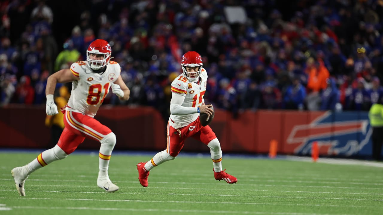Kansas City Chiefs quarterback Patrick Mahomes' savvy pump fake sparks ...
