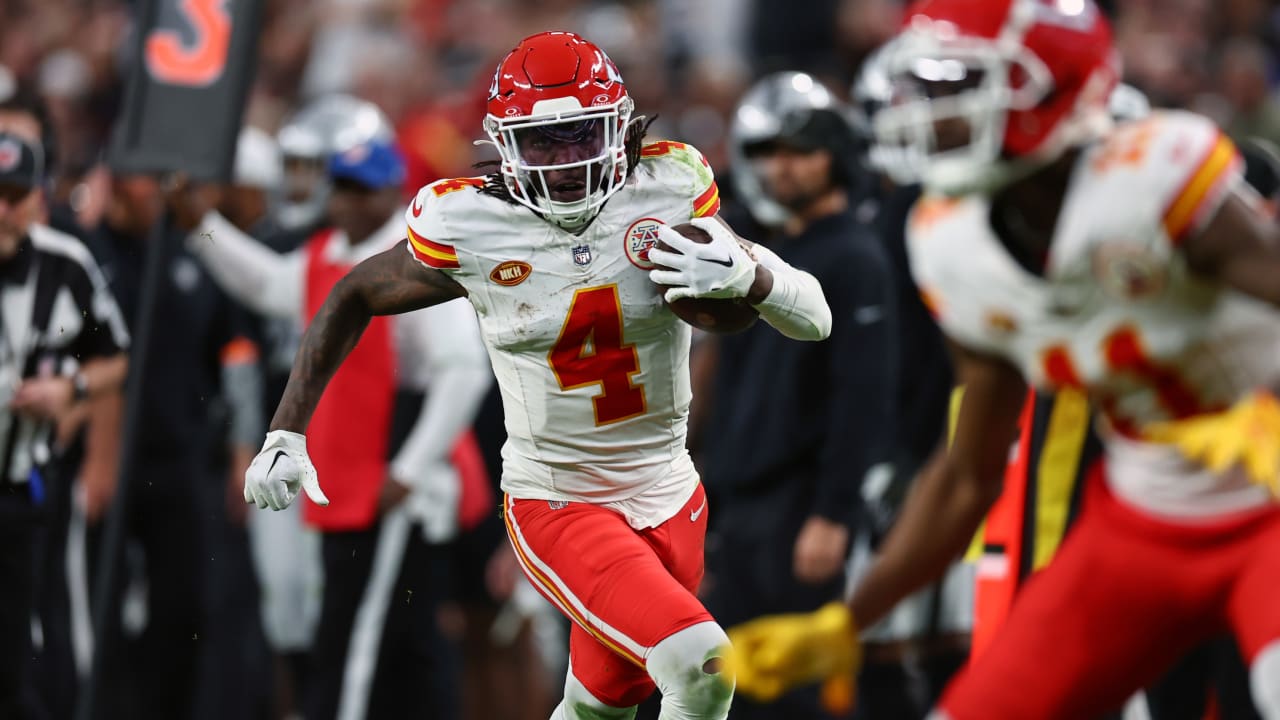 Chiefs Rally to Defeat Raiders, 31-17, for Eighth Victory of the Season