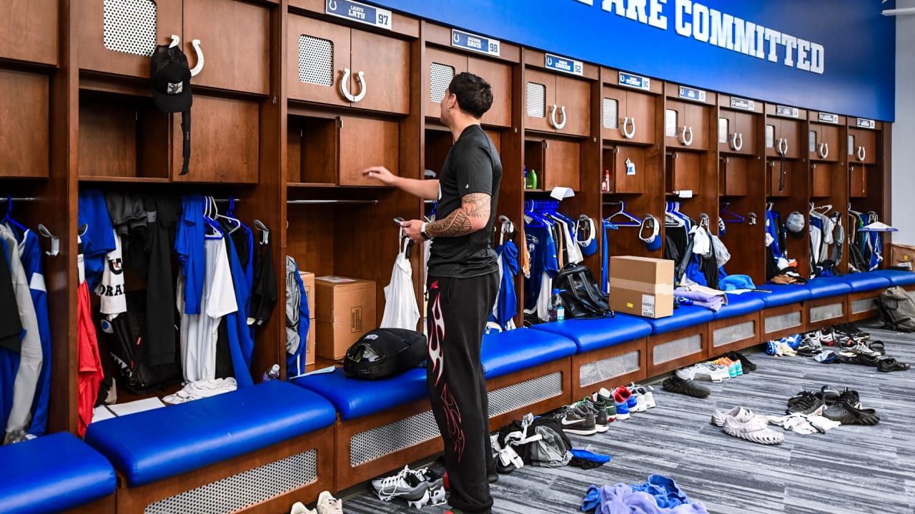 How Laiatu Latu, Adonai Mitchell are drawing motivation from their ...