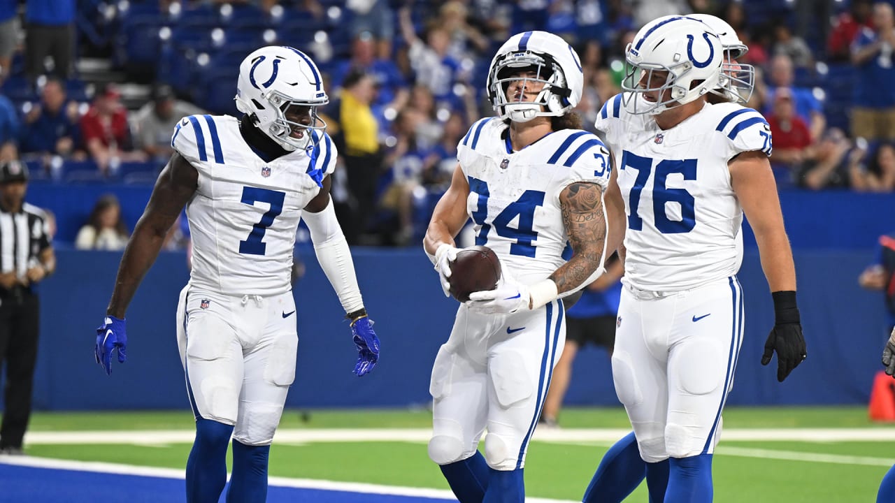 HIGHLIGHT: Zavier Scott rushes for a 6-yard touchdown vs. Arizona Cardinals