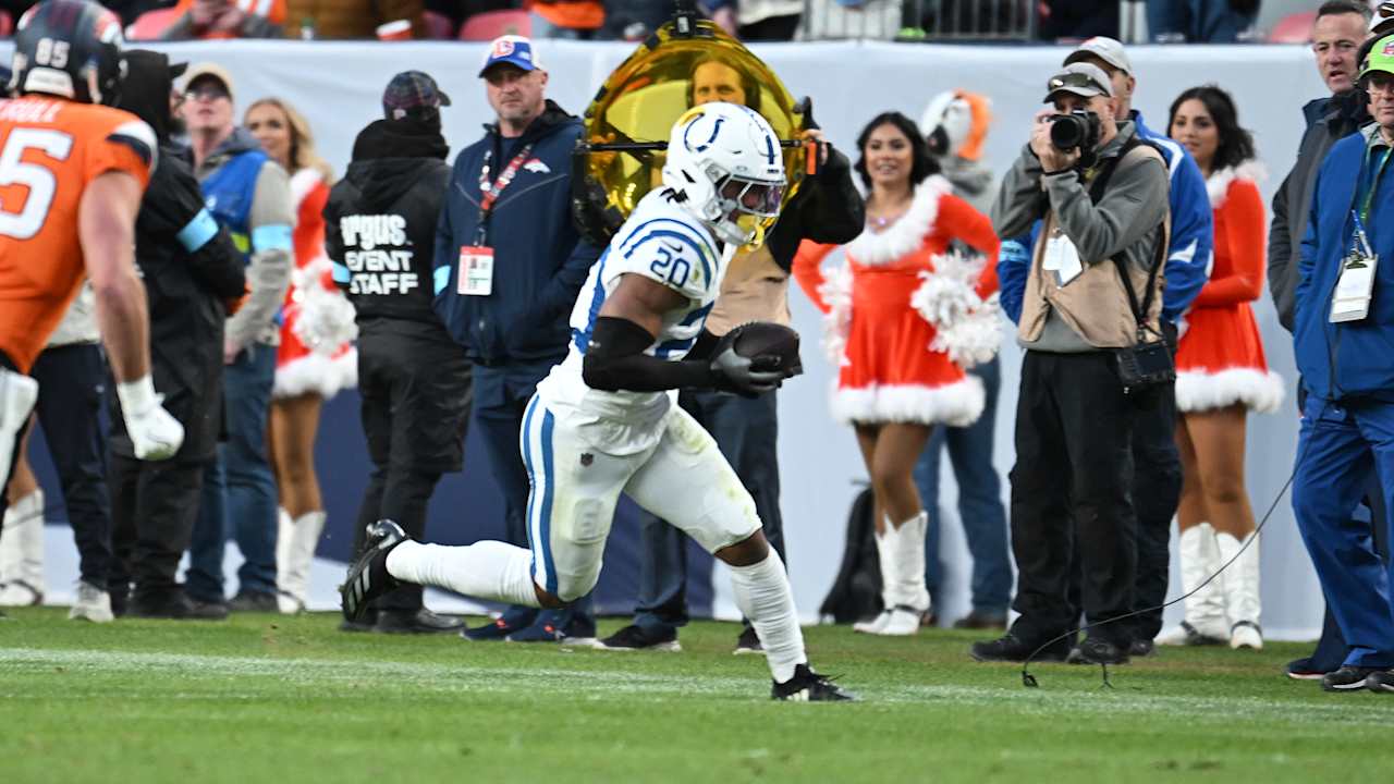 HIGHLIGHT: Nick Cross intercepts the Bo Nix pass for 3rd INT of the game!