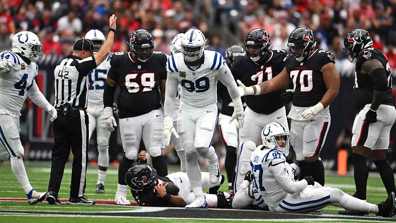 HIGHLIGHT: DeForest Buckner announces his return on sack that pushes ...