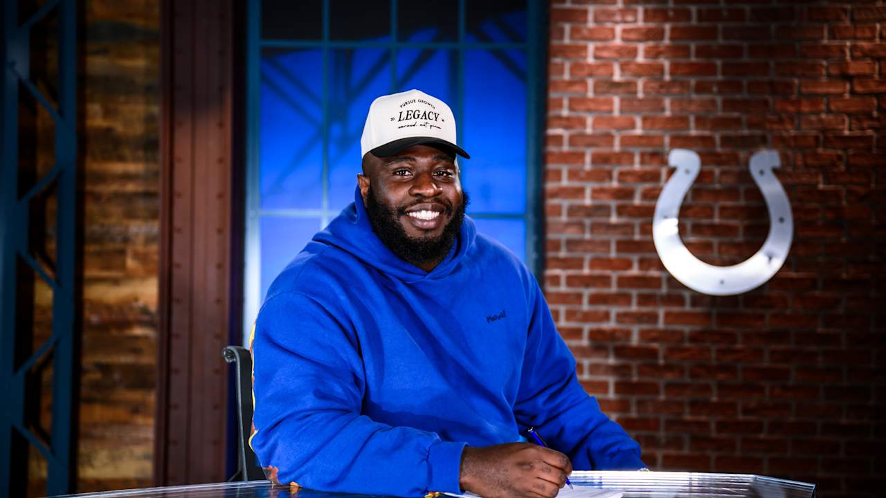 Colts strengthen defensive line depth with DT Neville Gallimore