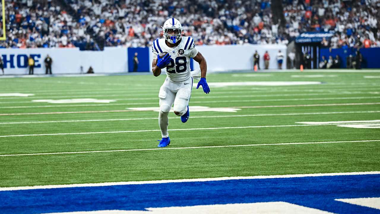 HIGHLIGHT | Jonathan Taylor catches for 7-yard TOUCHDOWN vs. Denver Broncos