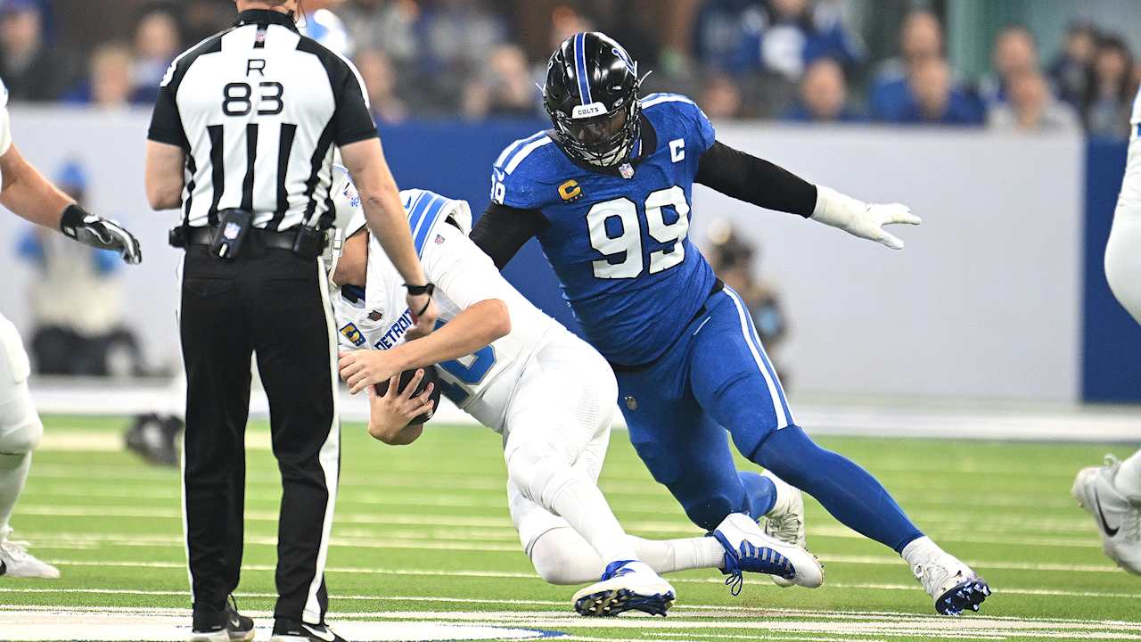 HIGHLIGHT: Jared Goff is unable to spin away from Deforest Buckner on ...
