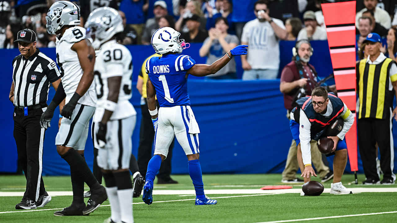 HIGHLIGHT | Josh Downs converts to a first down with spin-move
