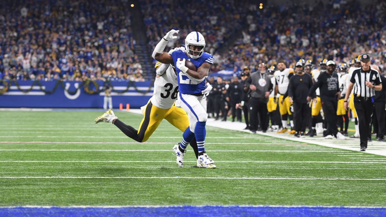 HIGHLIGHT | Zack Moss' relentless effort on 16-yard TD reception gets ...