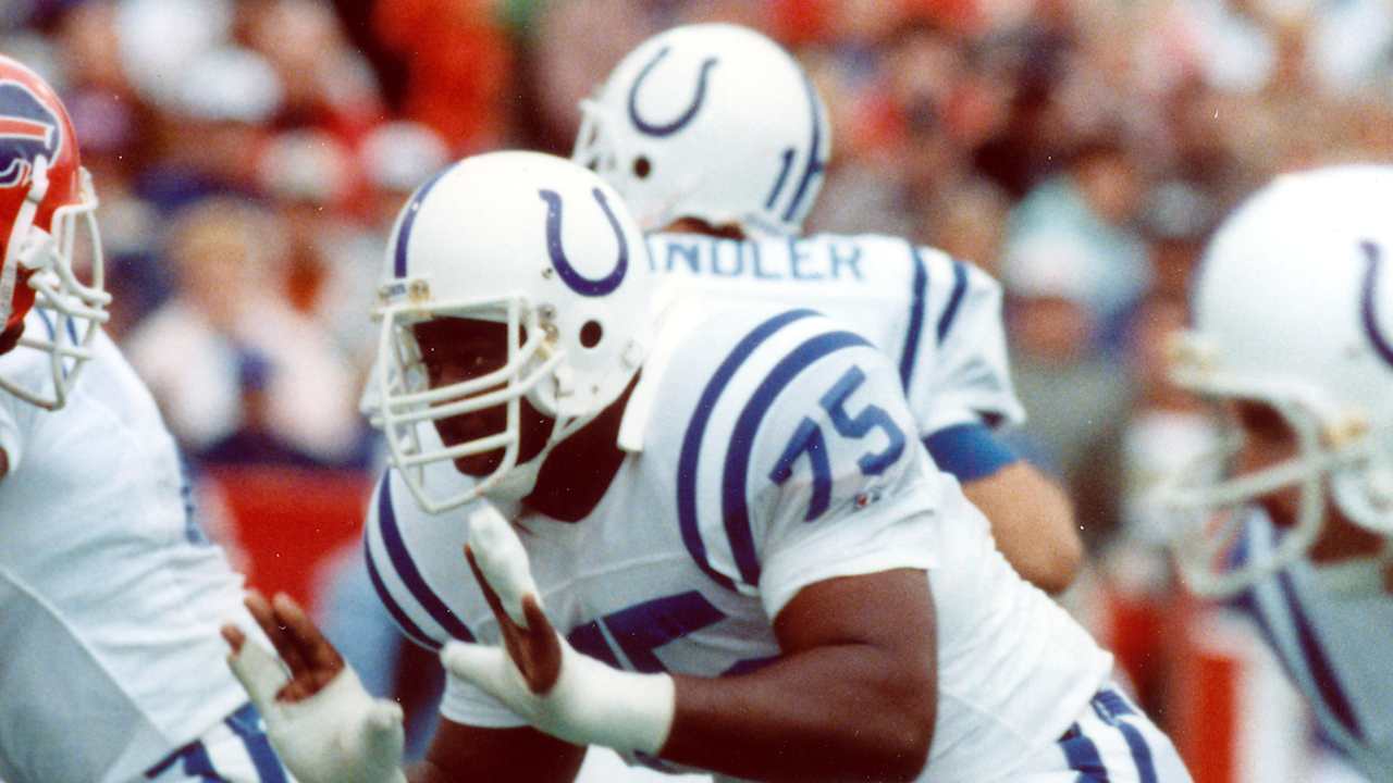 Former Colts OL Chris Hinton among 52 Senior candidates for Pro ...