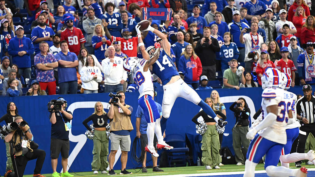 HIGHLIGHT: Alec Pierce makes a nifty high-point snag for an INDY TD