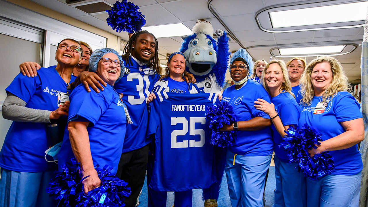 Colts surprise 2025 Fan of the Year, Allison Balay