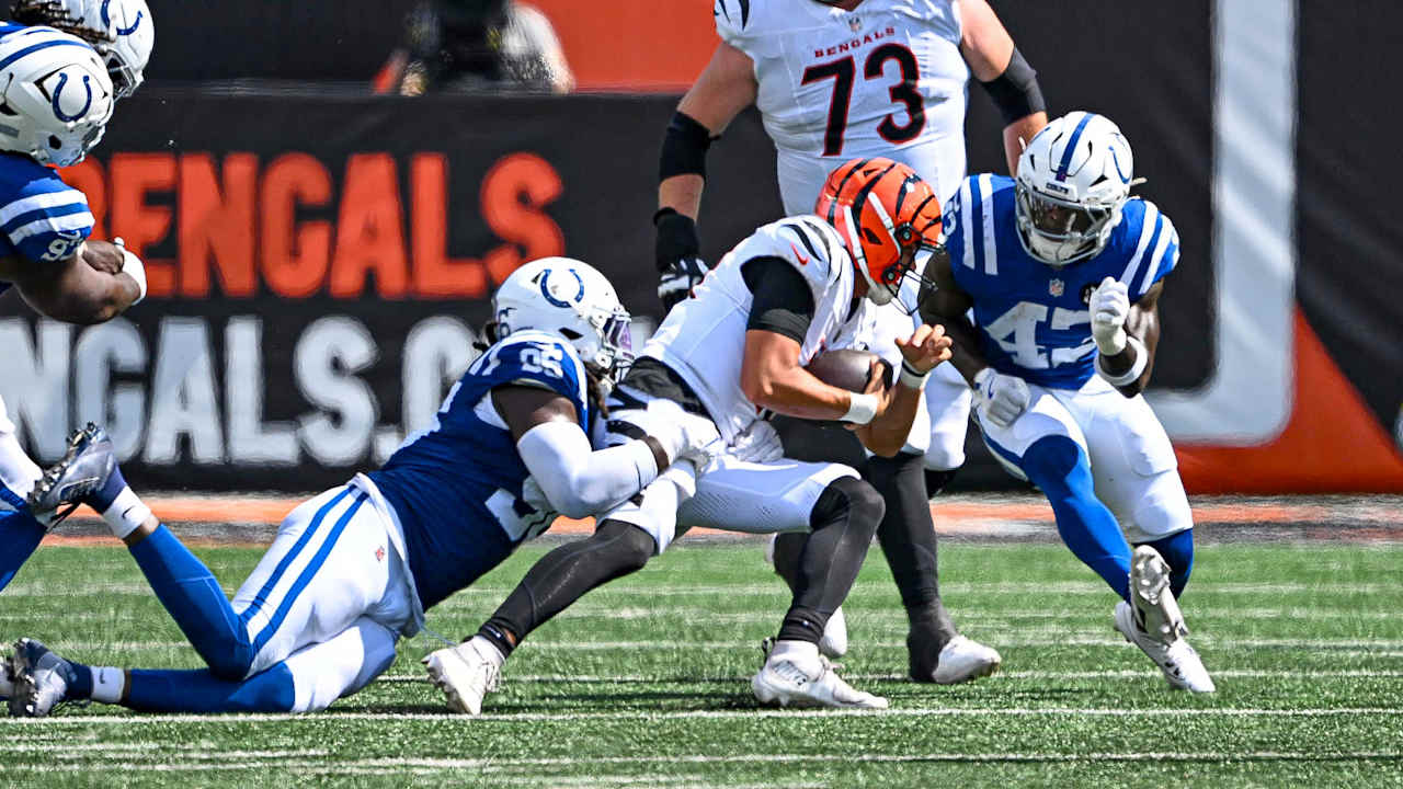 HIGHLIGHT | Marcus Haynes corrals Thorne for sack following slippery ...