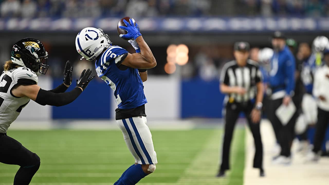 Can't-Miss Play: Rivers' sideline DIME results in 18-yard toe-tap catch ...