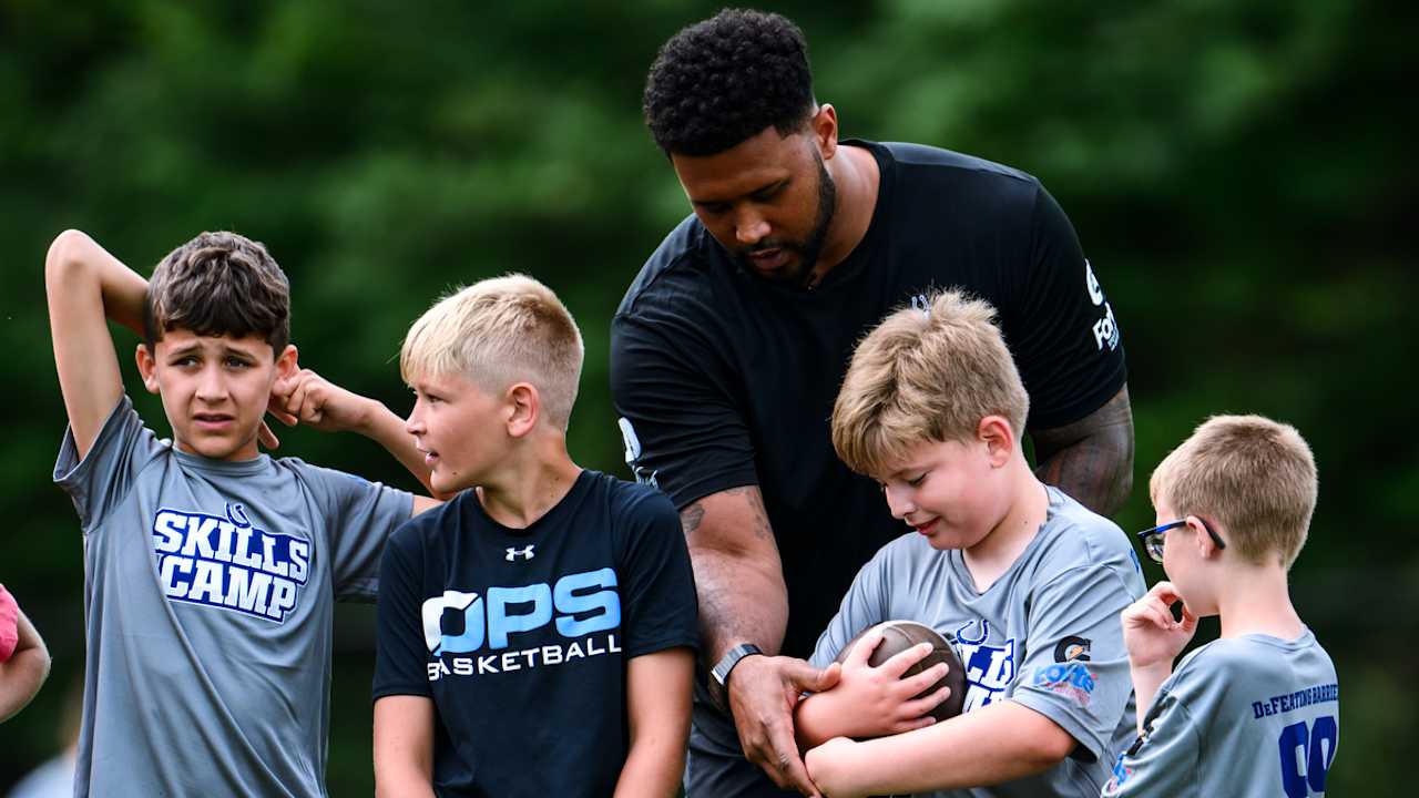 2024 Ed Block Courage Award - DeForest Buckner