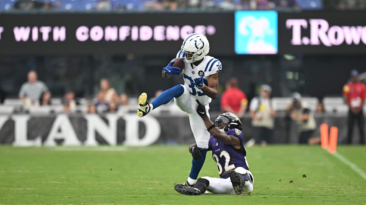 HIGHLIGHT | Alex Johnson's one-handed INT opens up Colts' preseason action