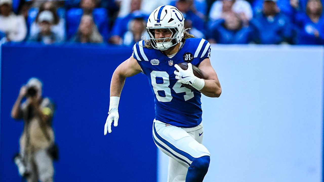 HIGHLIGHT | Tyler Warren's first catch yields 14-yard gain