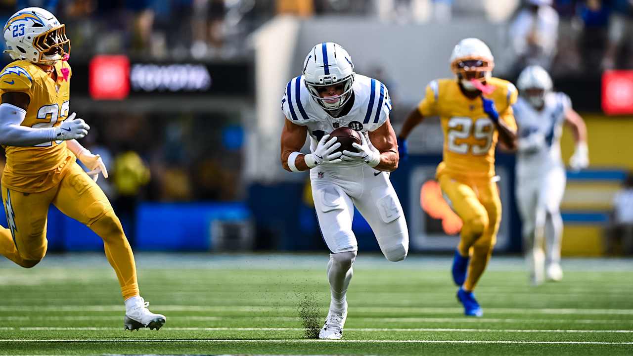 HIGHLIGHT | Daniel Jones with DEEP pass to Alec Pierce vs. Chargers