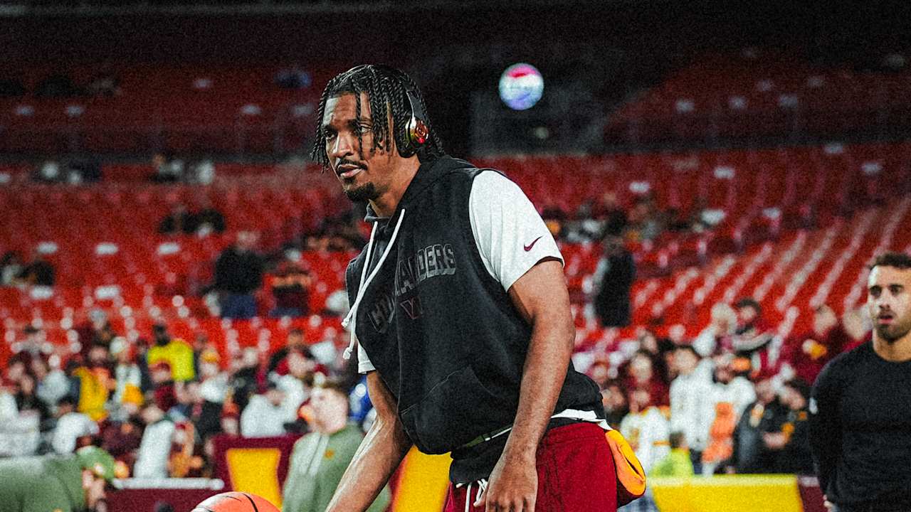 PHOTOS | Commanders vs. Seahawks, Week 9 pregame