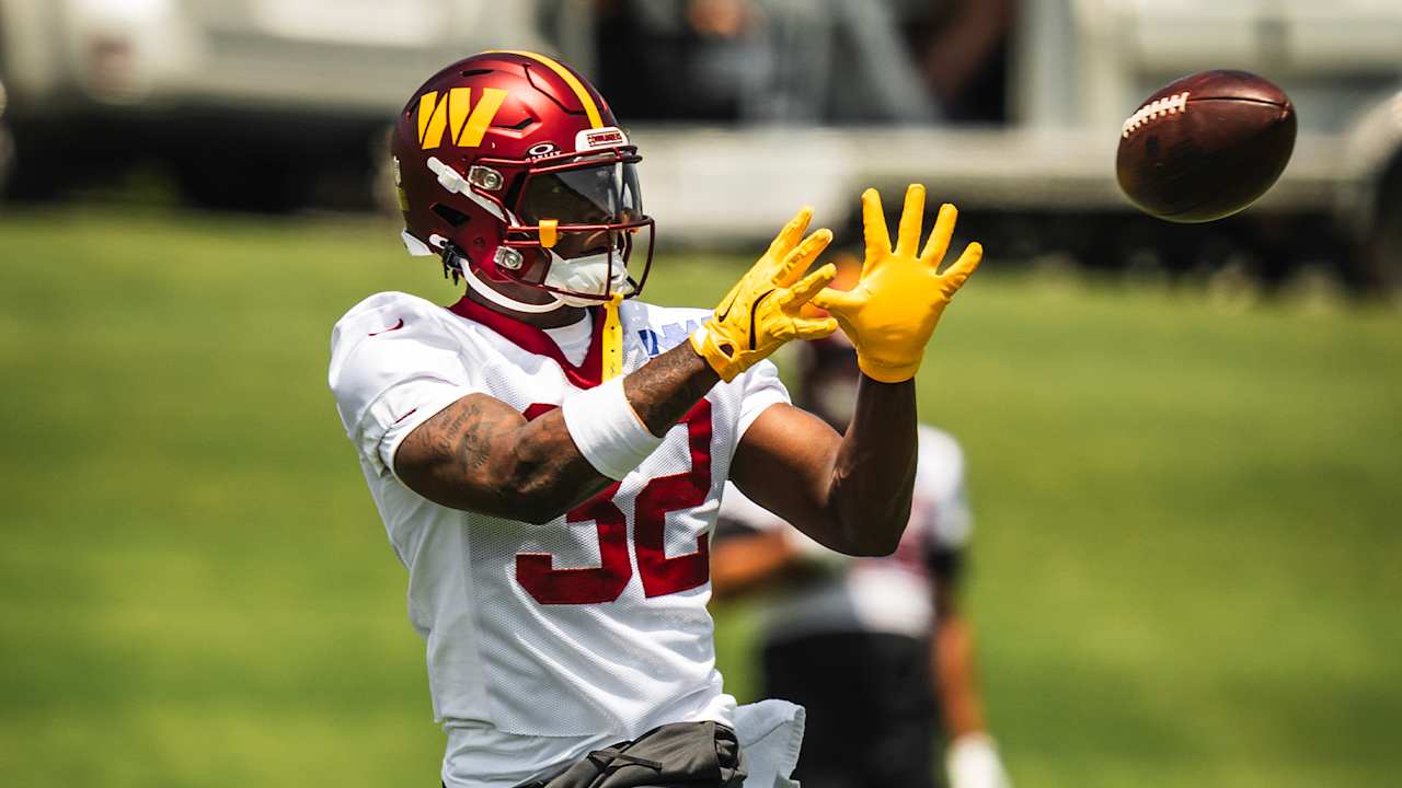 Croskey-Merritt loves learning from 'big brothers' Robinson, Ekeler ...